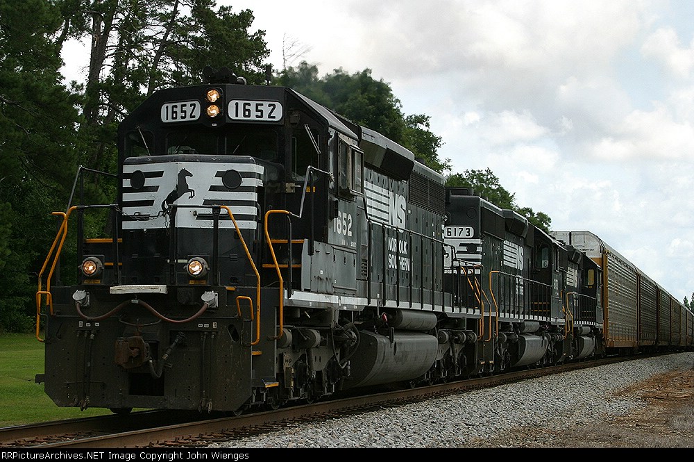 NS 28T With EMD Power